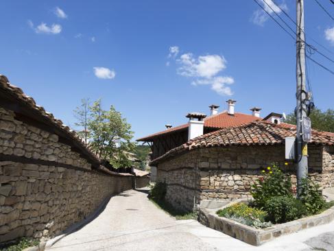 Guide de Voyage de Bulgarie - Arbanassi | Le Voyage Autrement