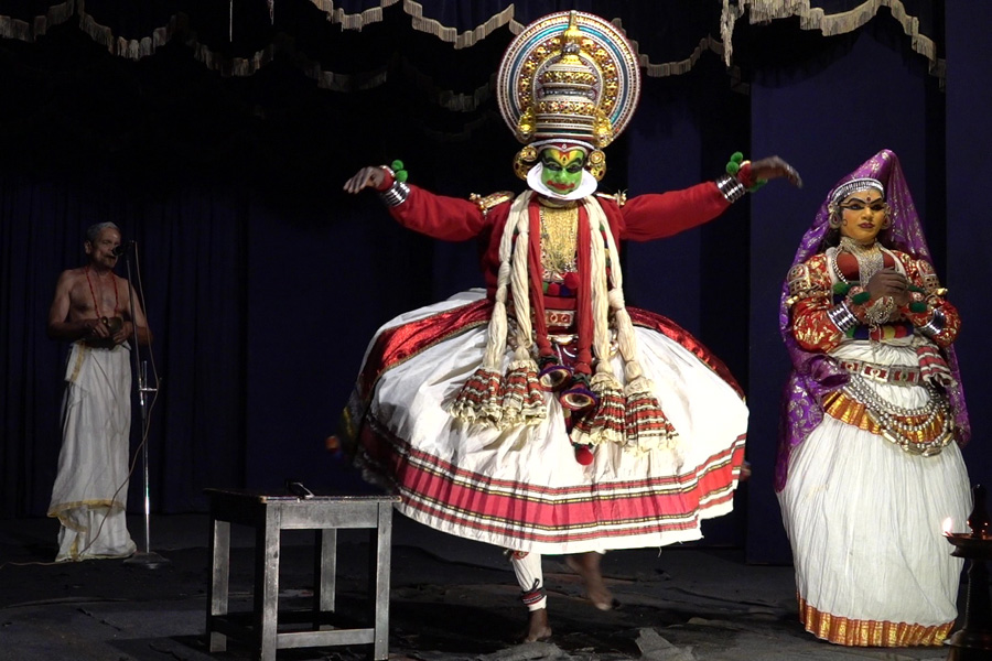 Inde - Arts Keralais Traditionnels, le Kathakali et le Kalaripayat | Le ...